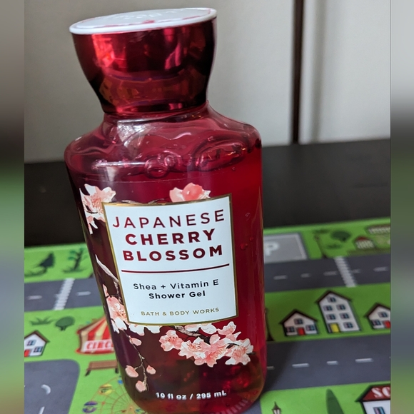 Bath & Body Works | Bath | Japanese Cherry Blossom Shower Gel | Poshmark